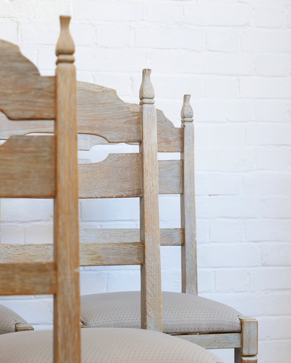 A Set Of 6 Lime-Washed Razorback Chairs – Vantage Living