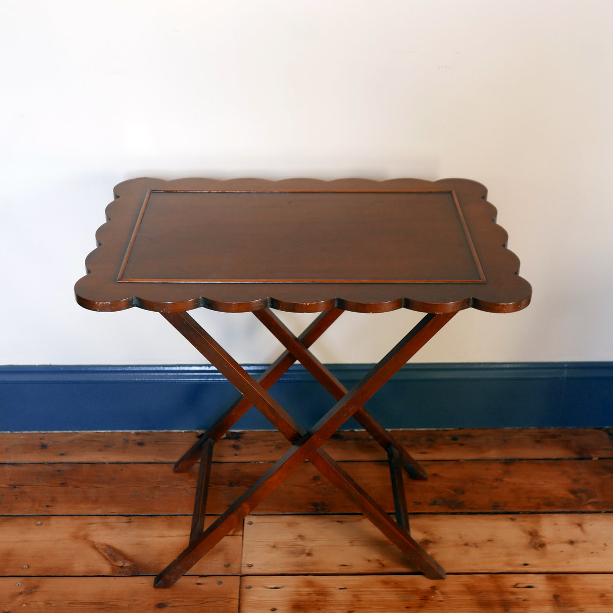 Scallop Edge Folding Table – Vantage Living
